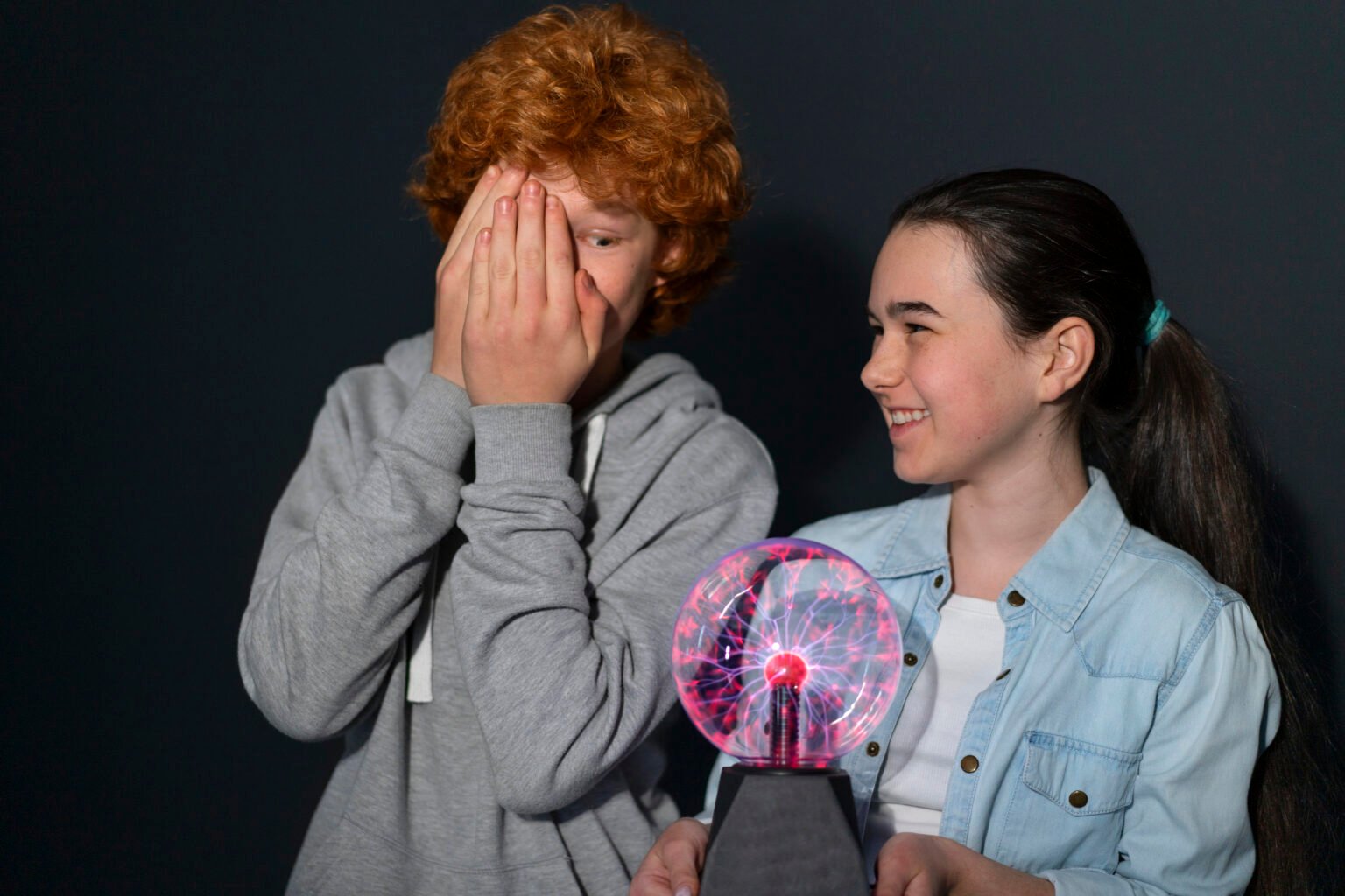 What Is Shyness? 7 Scientific Signs You're Actually Shy